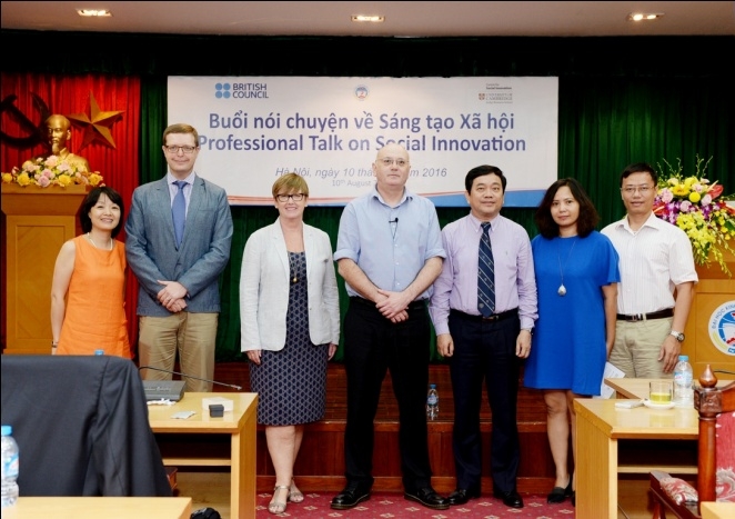 Tiến sỹ Neil Stott – Giám đốc Trung tâm Đổi mới Xã hội, Trường Kinh ...